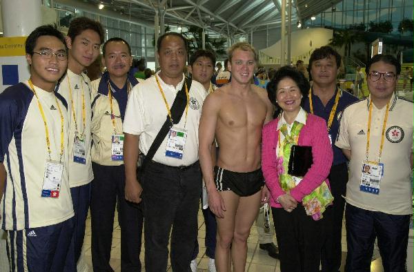 Chief Secretary for Administration Leads Cheering for HK Olympic Team